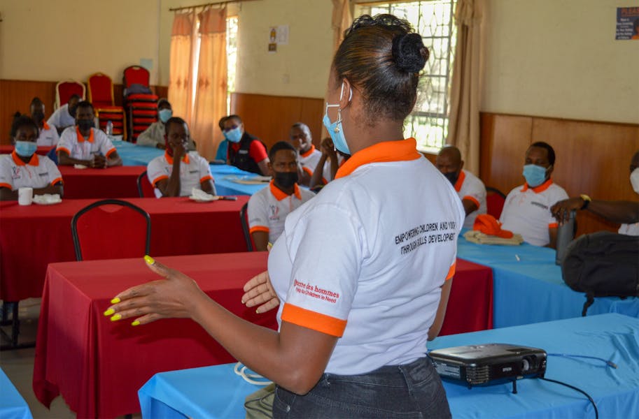 Zain, a peer educator aspiring to empower other girls | Terre des ...